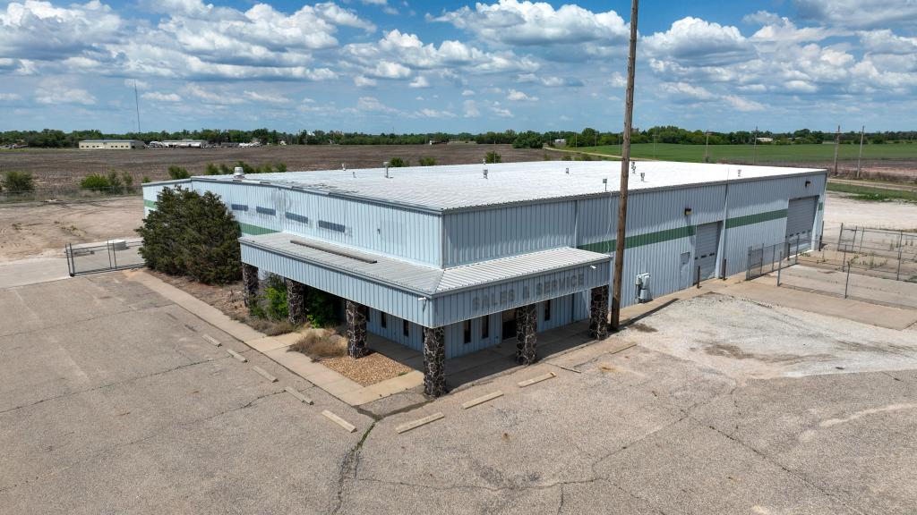 Great Bend Industrial Warehouse | Hayden Outdoors